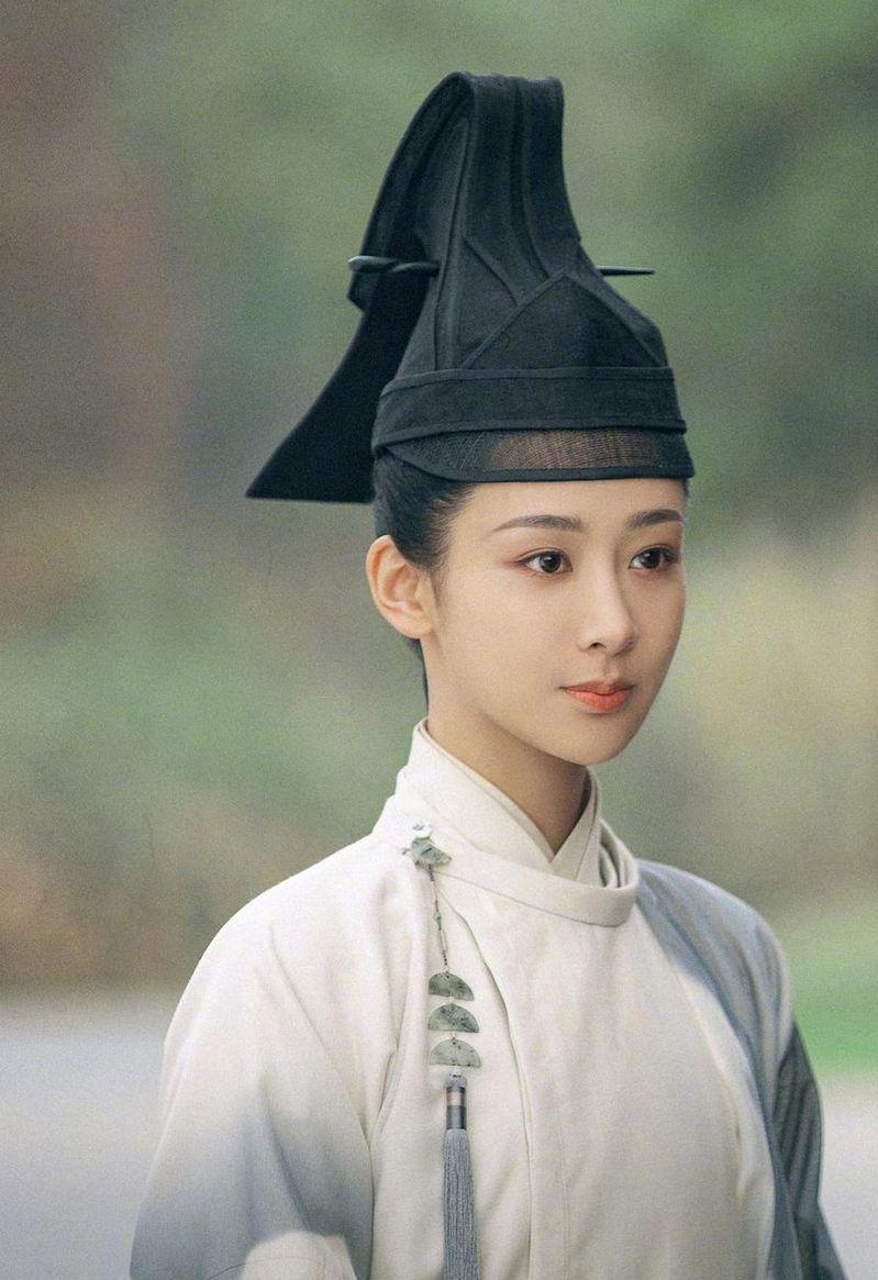 Chapter 43: - The Golden Hairpin